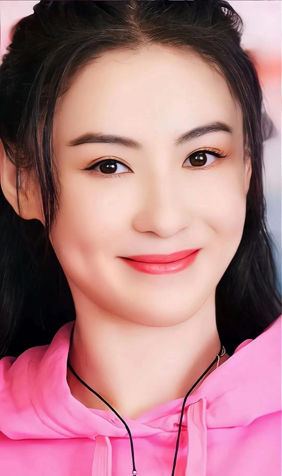 "Cecilia Cheung" is graceful and colorful - iNEWS