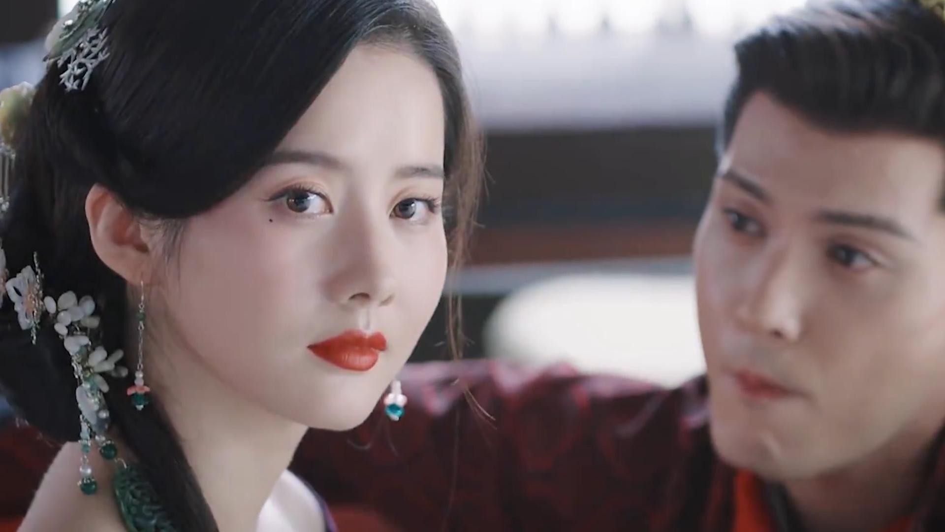 This is the real oiran, Jing Ruyang was fascinated when he looked back ...