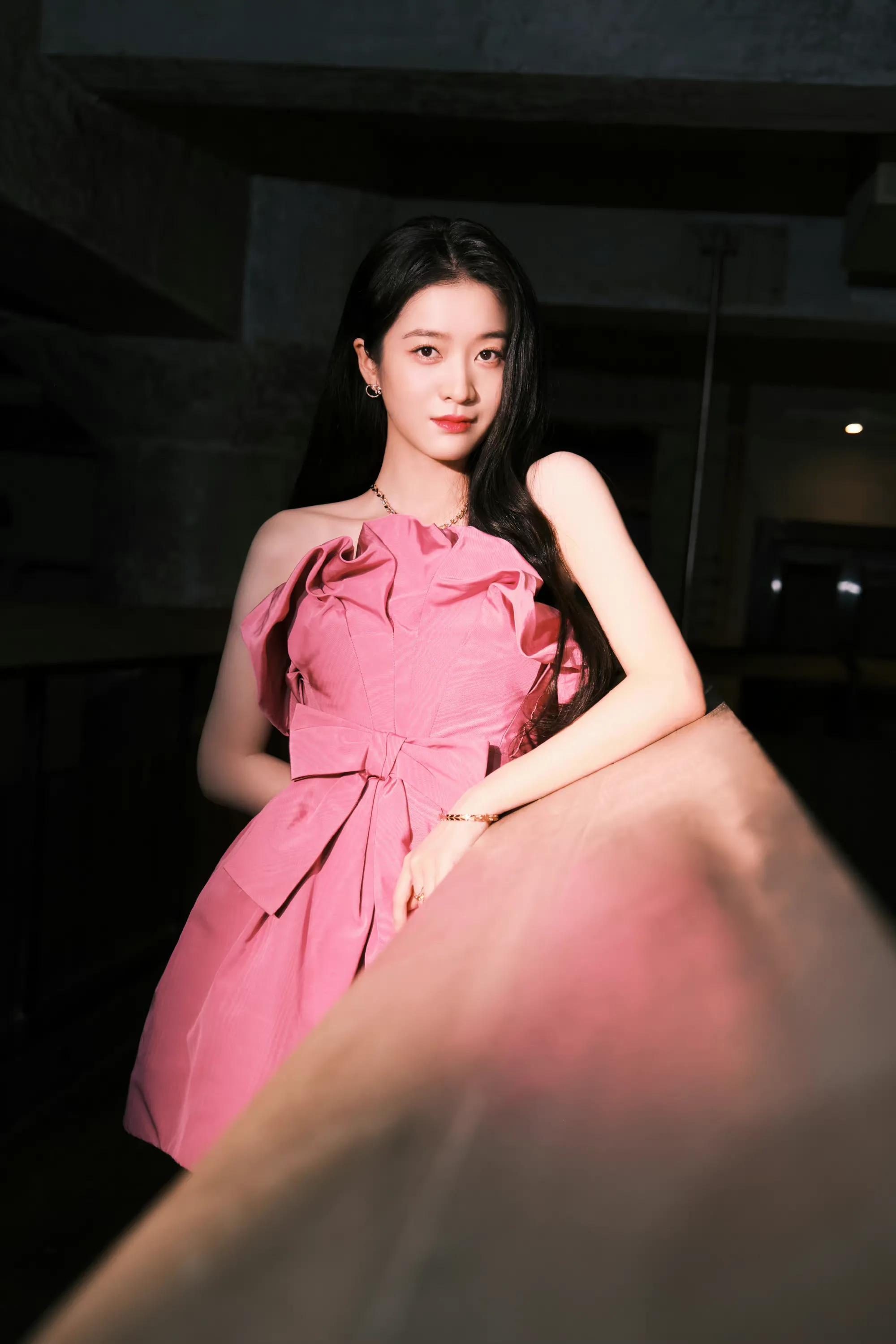 Zhang Xue welcomes the beautiful picture - iNEWS