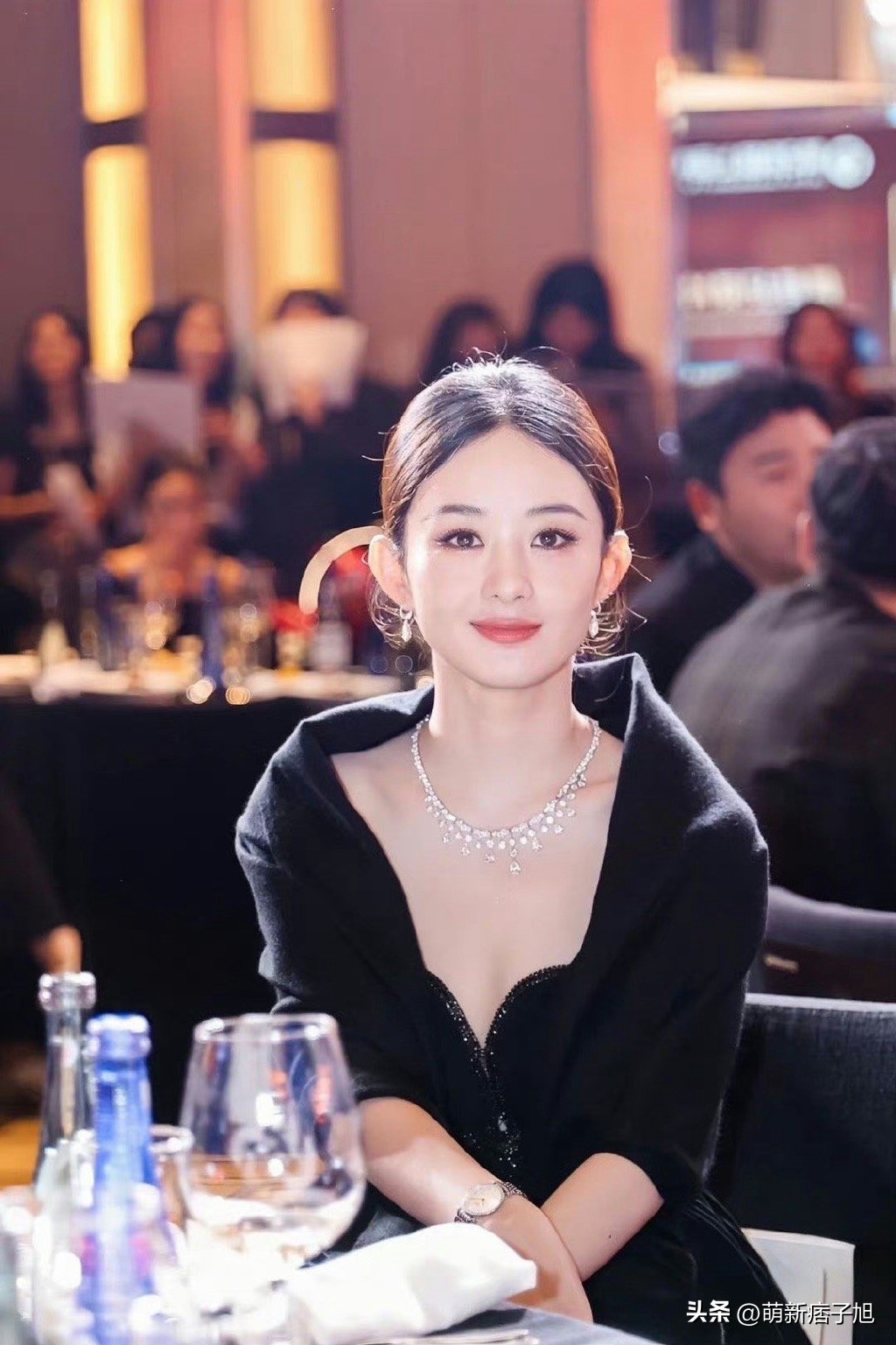 Zhao Liying attended the Magnolia Nomination Cocktail, and Lin Gengxin ...