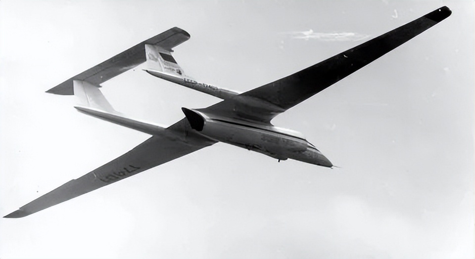 The History of Soviet Aviation Exploration - Myasyshev M-17, playing ...