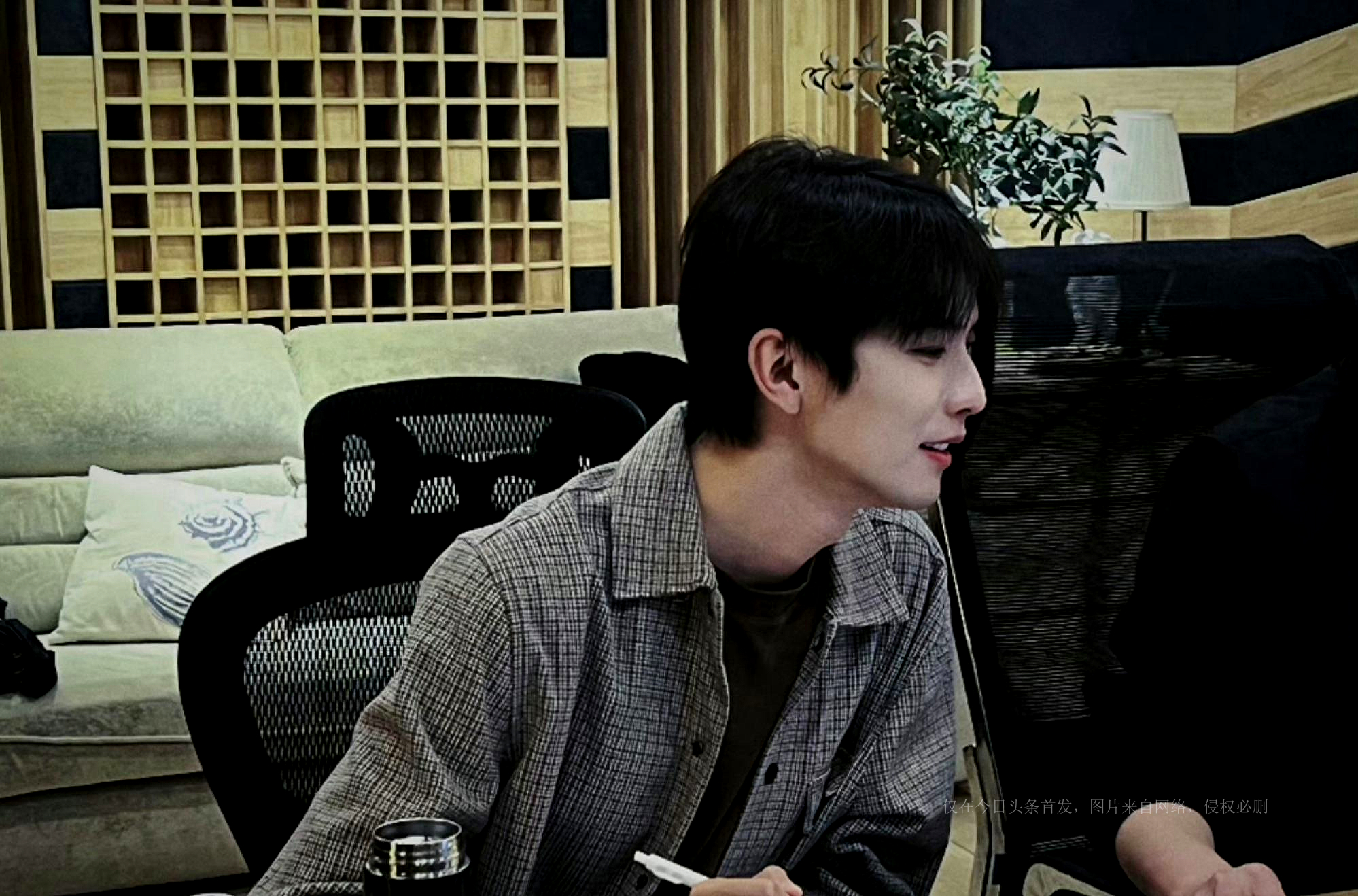 Entertainment circle friend replacement? What is so attractive about ...