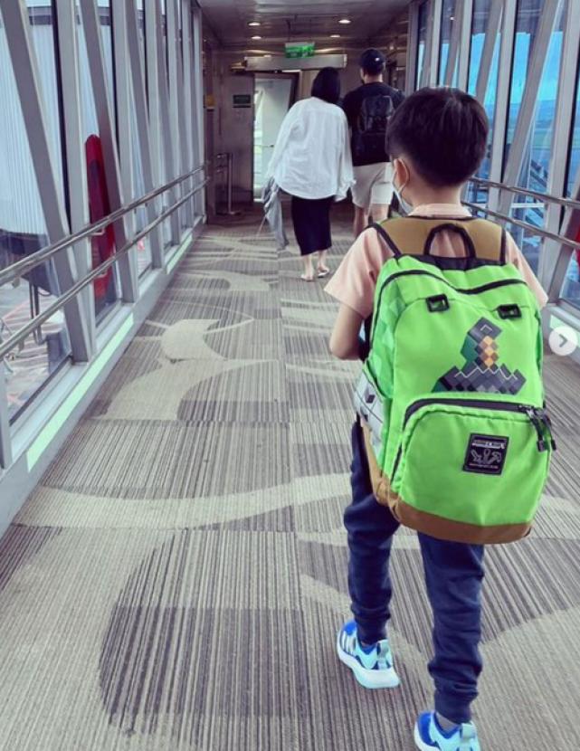 Chen Ruoyi showed the back of the whole family, she was in the same ...