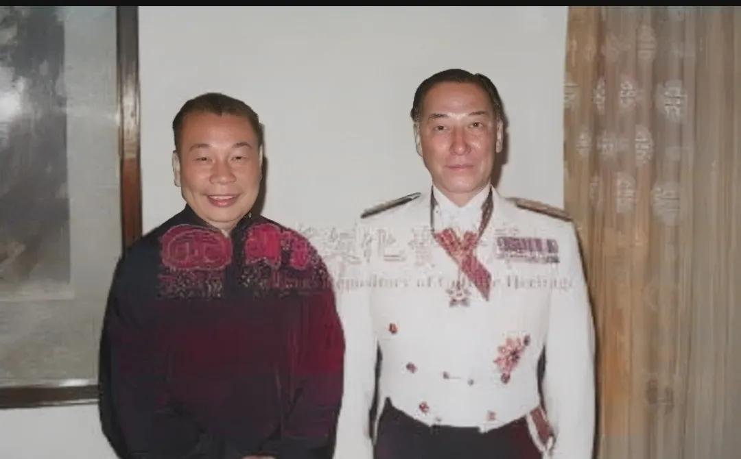 In 1971, Jiang Jingguo and Jiang Weiguo took a rare group photo ...