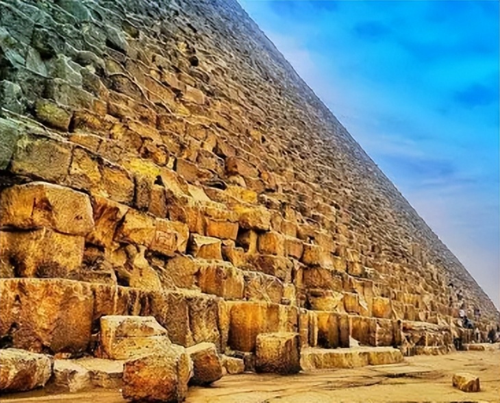 The mathematical formula contained in the pyramid, the mathematical ...