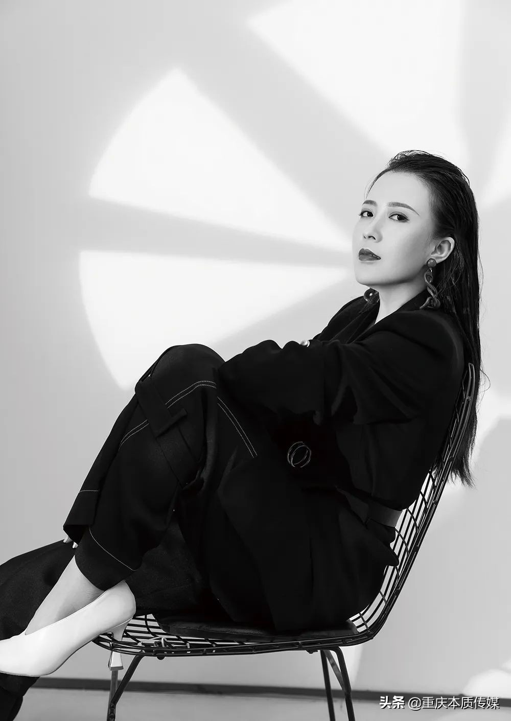 Li Enhui still water flows deep and creates boundless creation - iNEWS