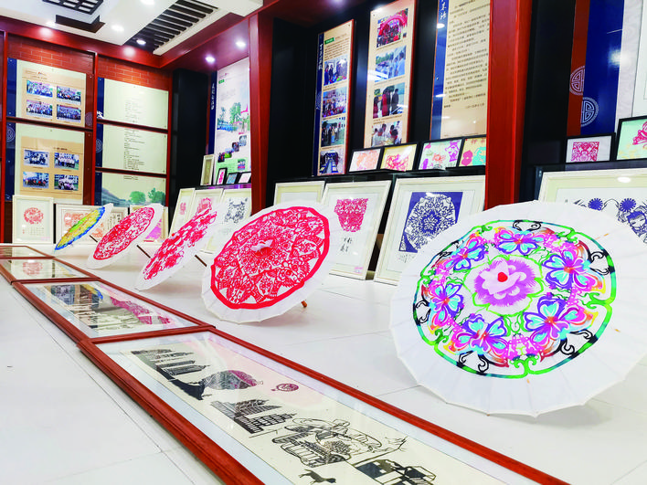 The "Hundred Well Paper-cutting", which has been passed down by ...