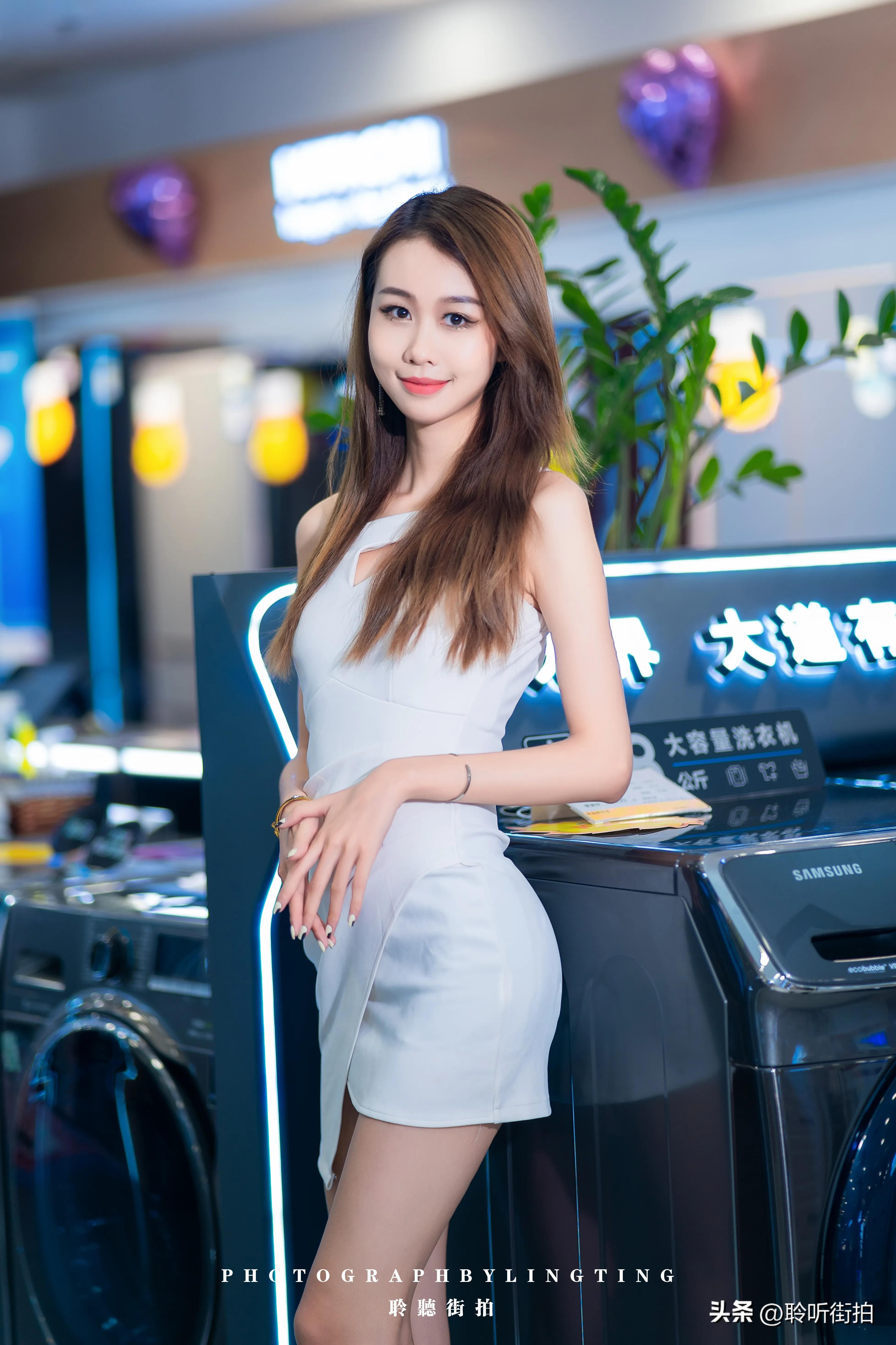 Exhibition model: zoe - iMedia