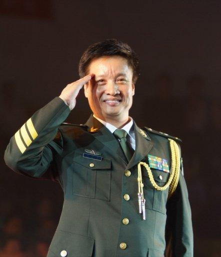 Yan Weiwen: Accompanying his wife to fight cancer for 32 years, his son ...