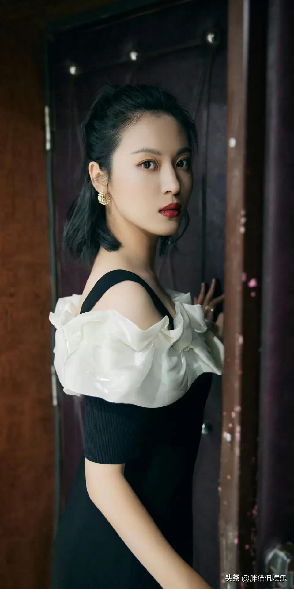 Zhou Fang's appearance is majestic and round, which makes people's ...