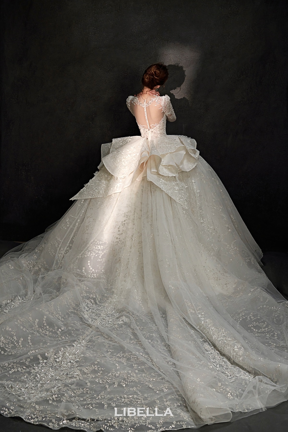 What styles of backless wedding dresses can you choose? - iMedia