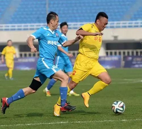 Legend has it that Wei Qun was cut with 17 knives and had more than 200 ...