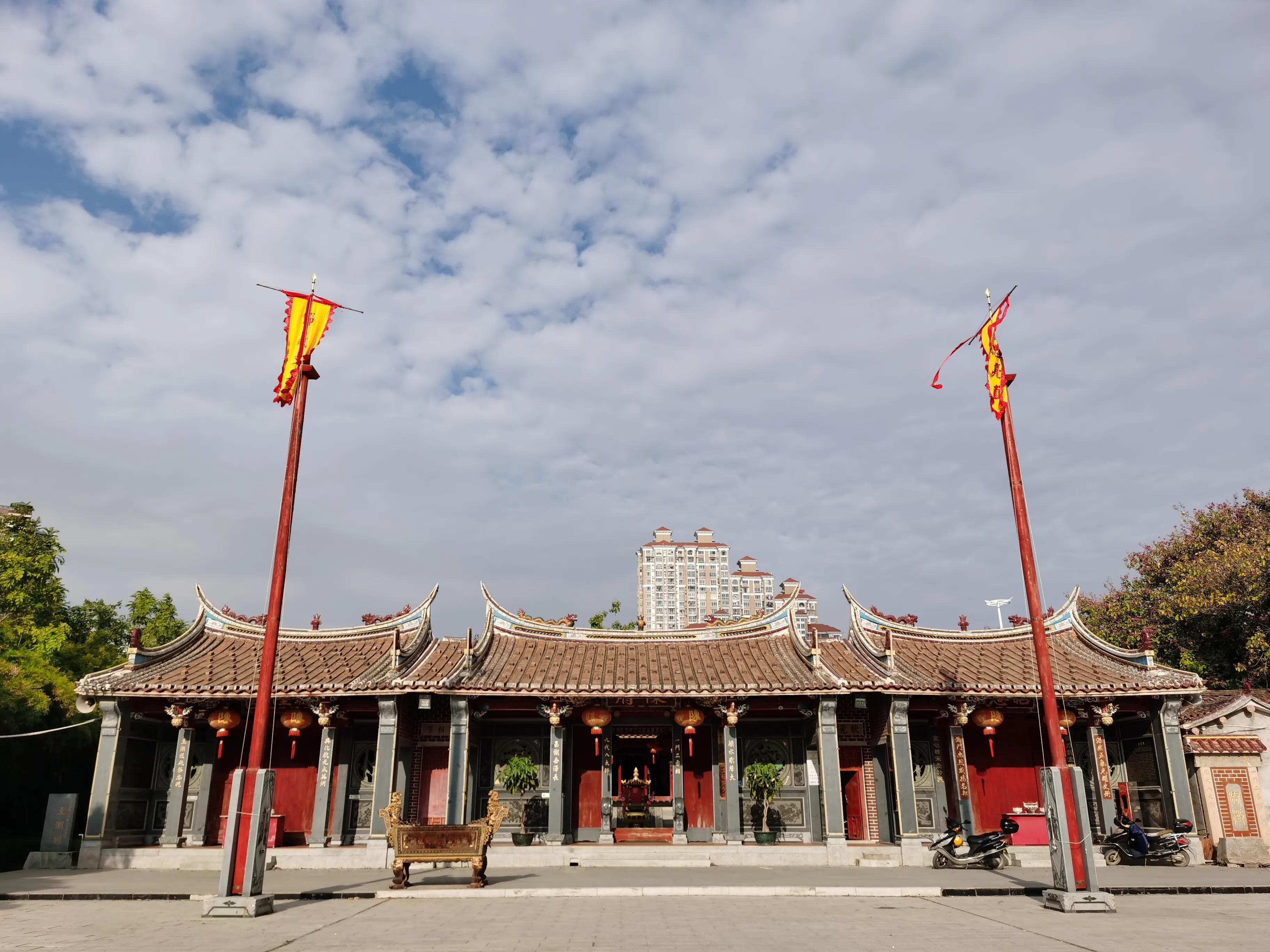 Baihu Shunji Temple in Putian Yuhu Park - iNEWS