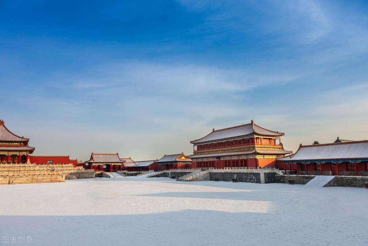 Thinking of the Forbidden City, thinking of the people who silently ...