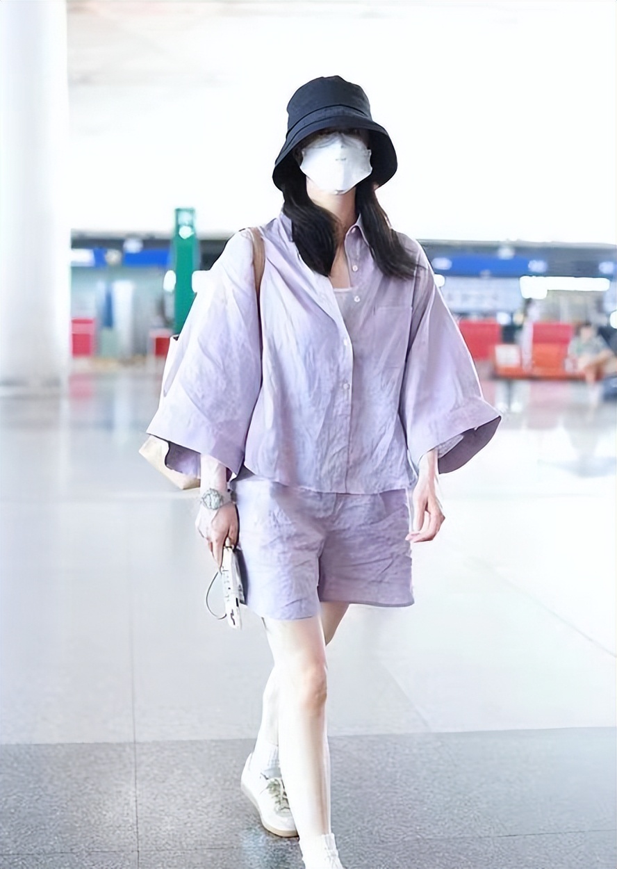 It's good to be thin. Jiang Xin's body is wrinkled and looks good. Her ...