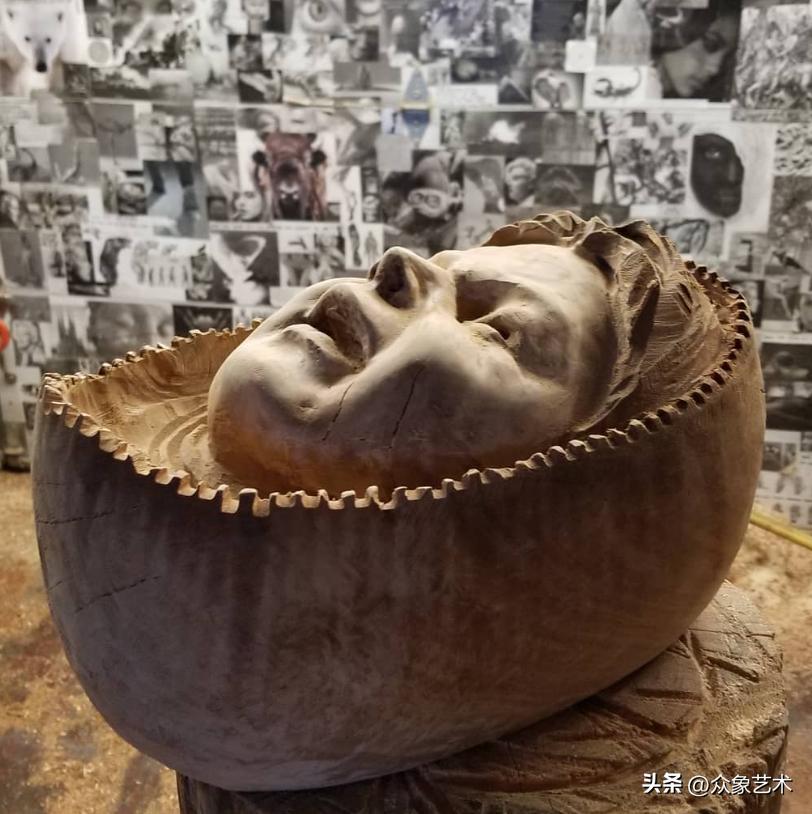 Rough and delicate chainsaw wood carvings - iMedia