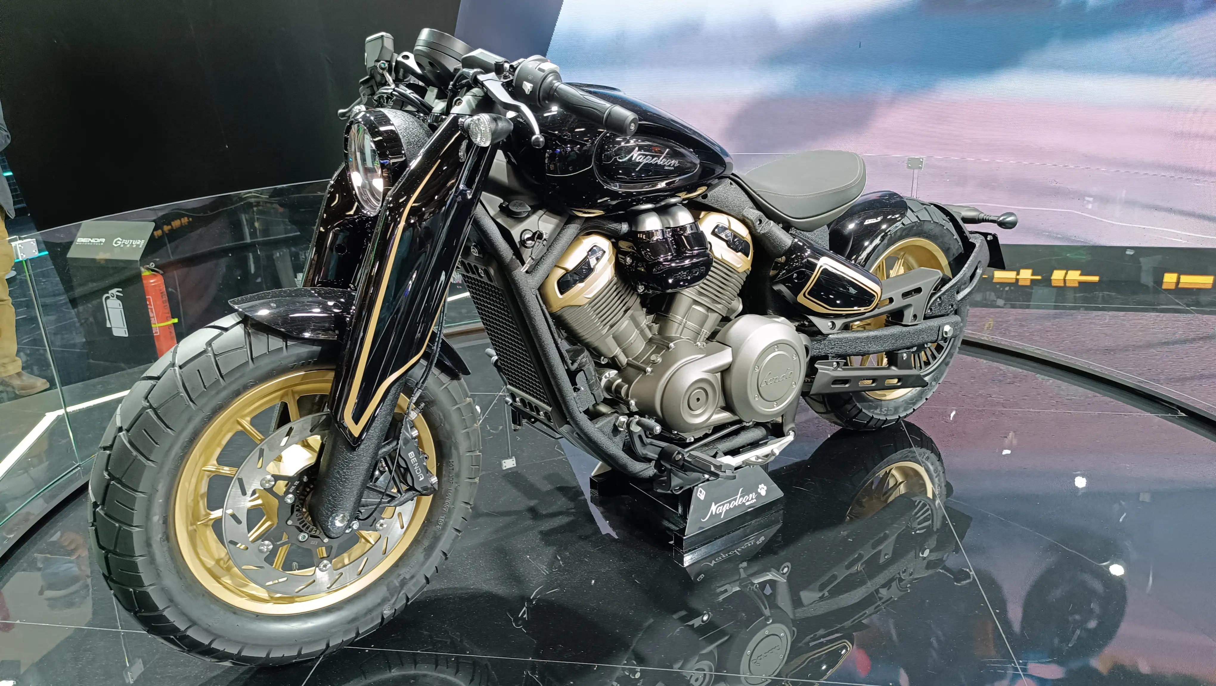 Benda Chinchilla 450 is just a prelude, Napoleon is the king, this ...