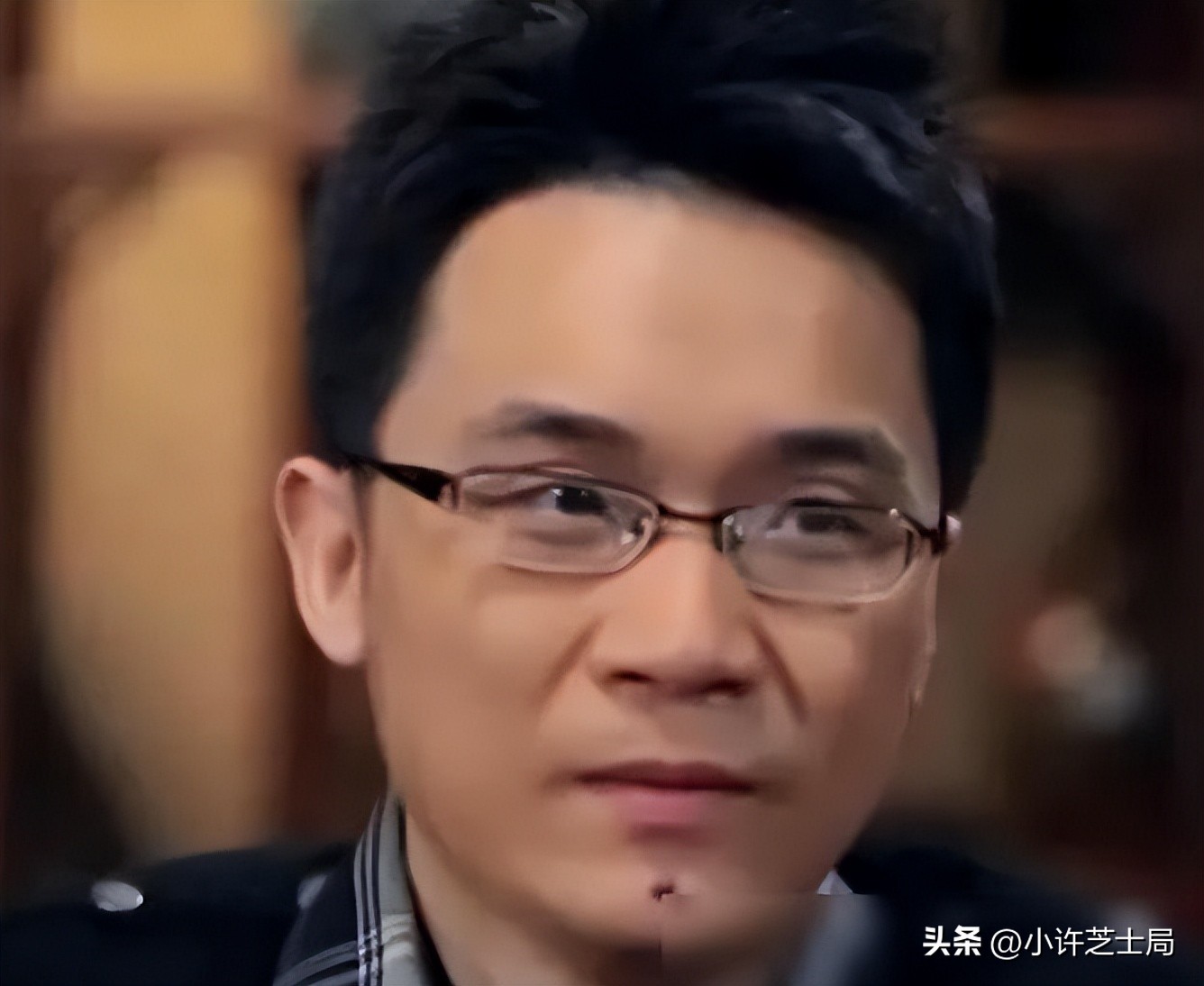 Ding Ding, who is nearly forty years old, is actually Cai Ming's son ...