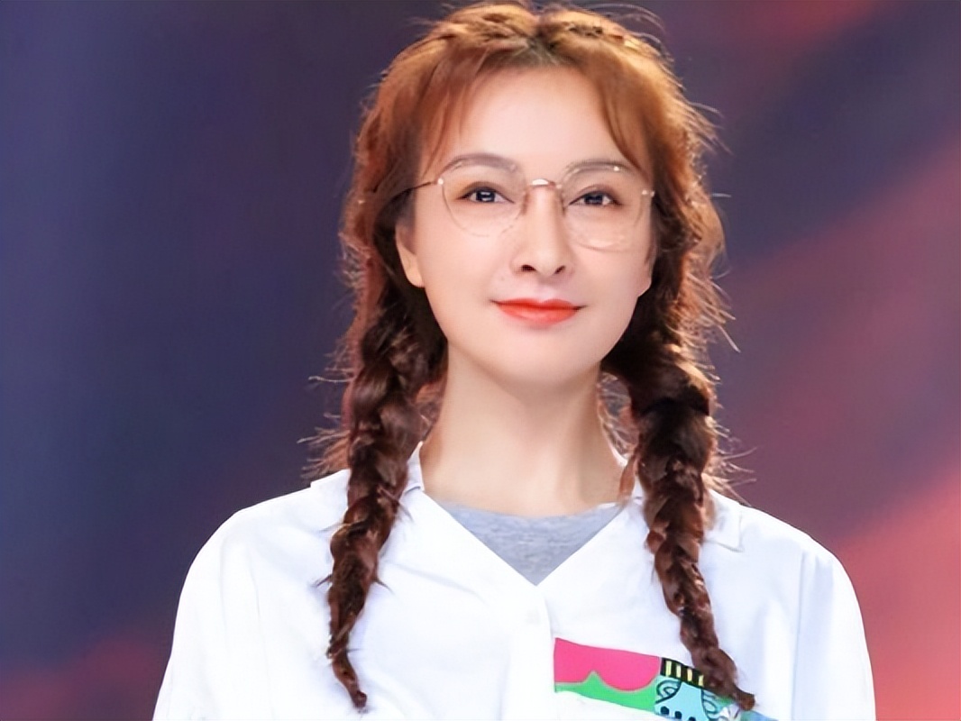 Wu Xin's photos were exposed, her face was swollen like a sponge, and ...