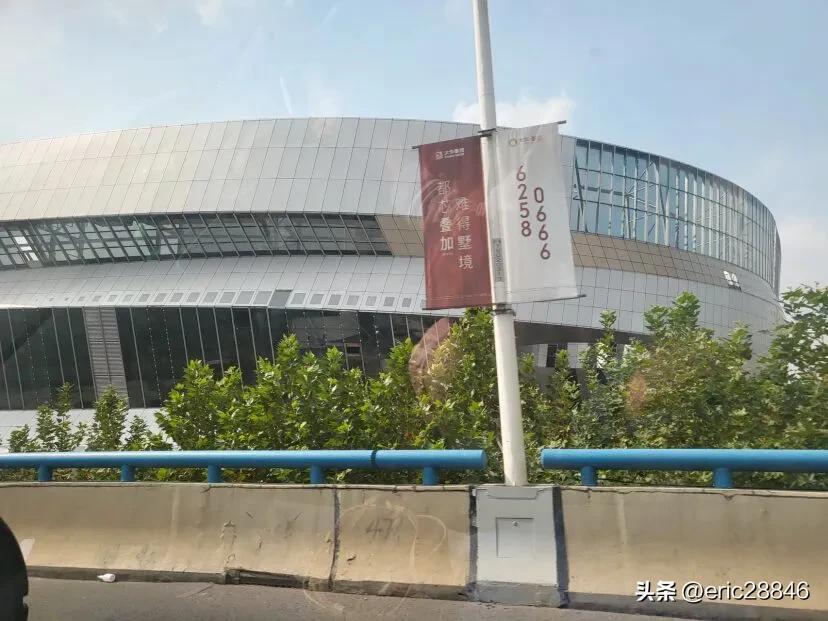 It is the first time to participate in a regular football game with 11 ...