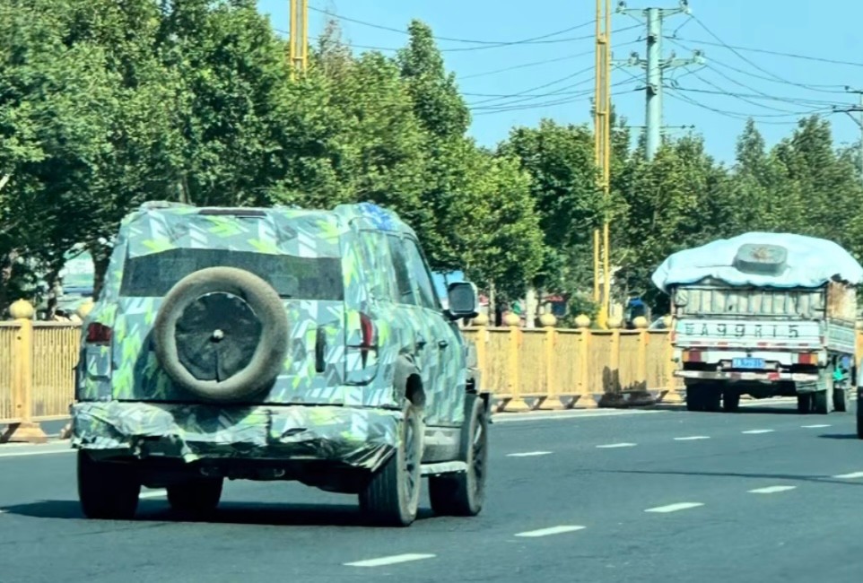 Turpan: A paradise for car spy photos! Come and see if there are any ...