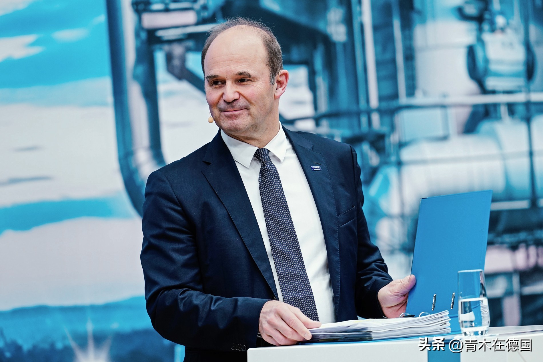 8 German CEOs jointly wrote: "Withdrawing from China will cost us a ...