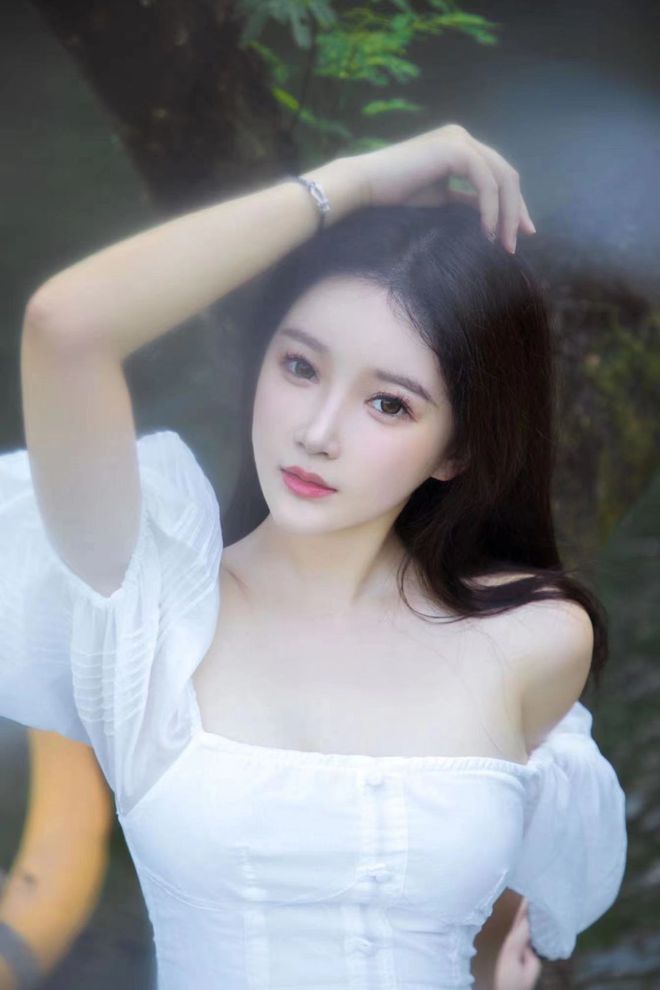 Sun Xinya exposes the forest pure white series of photos - iNEWS