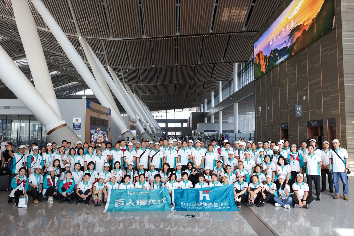 Han Hong led a team of 100 people to help Heilongjiang! Chen ...