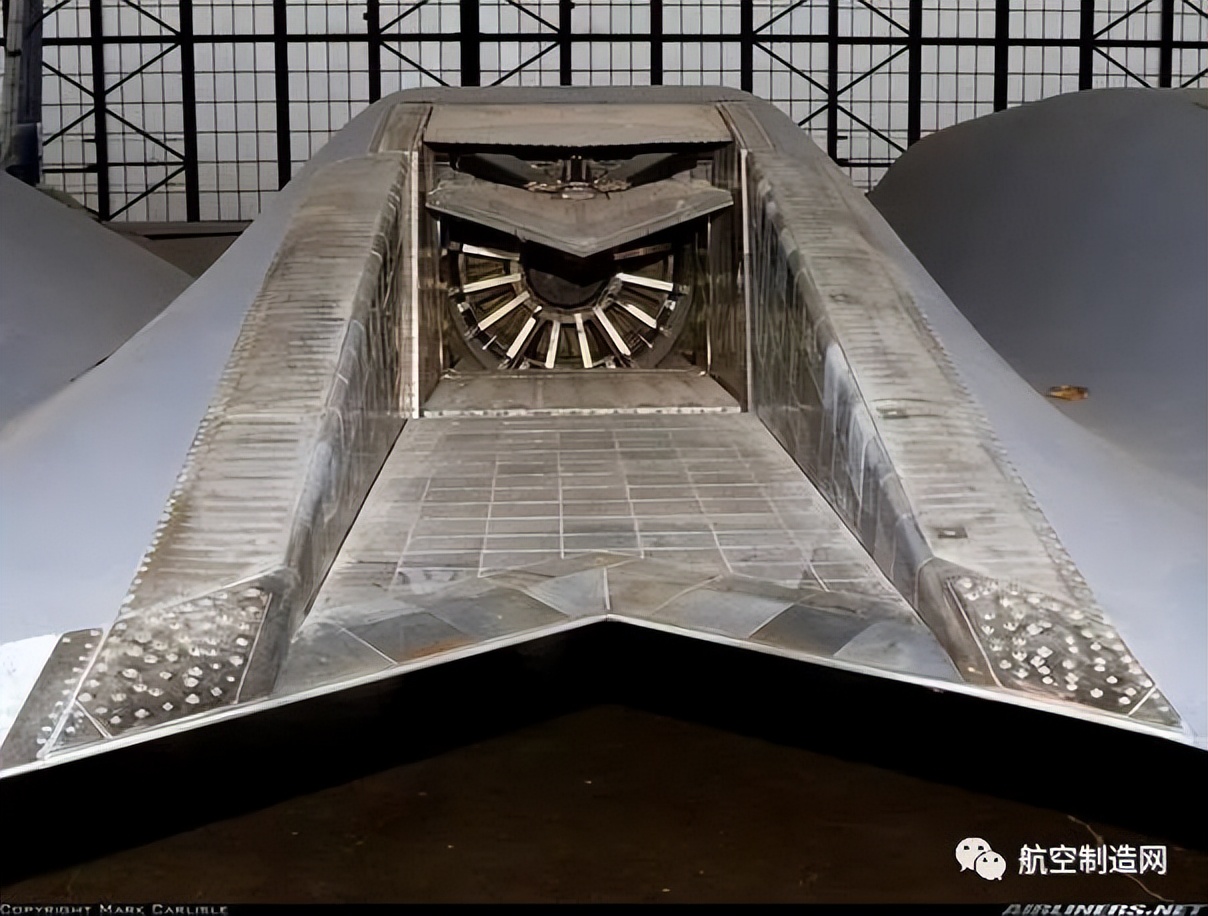 Fighter, more interesting from the back - iNEWS