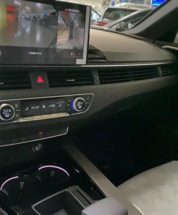 The real car of 2023 Audi A4L starry night appeared! With 2.0T, the sense of movement is ...