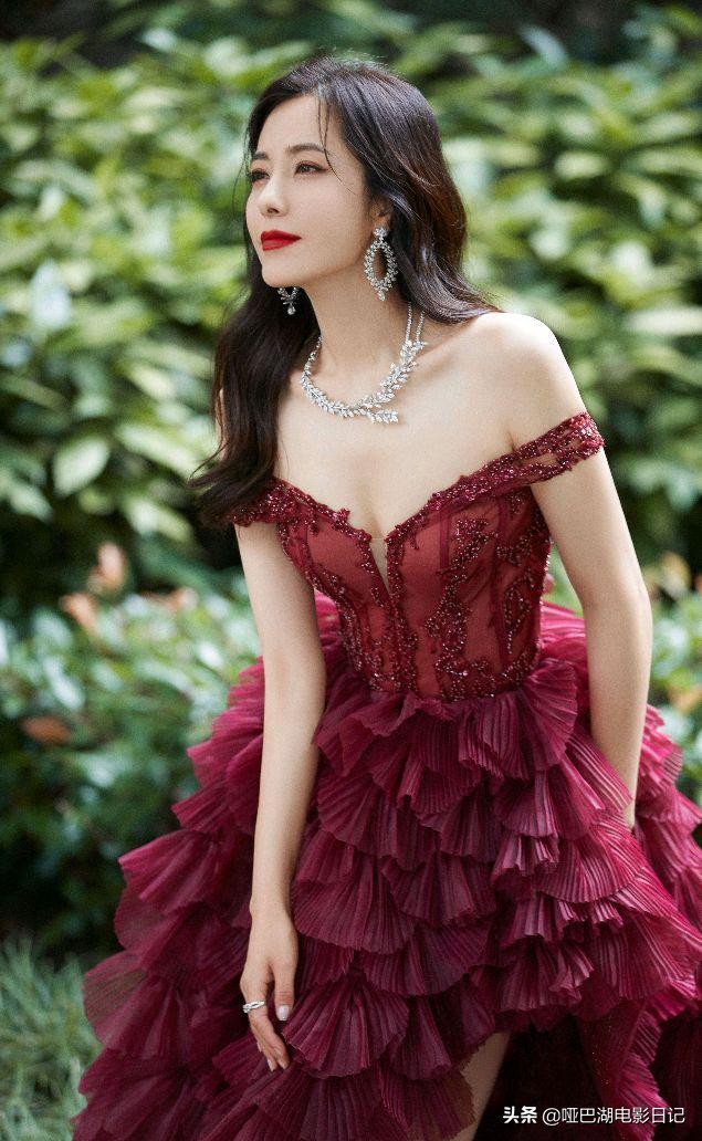 Zeng Li is so beautiful - iNEWS