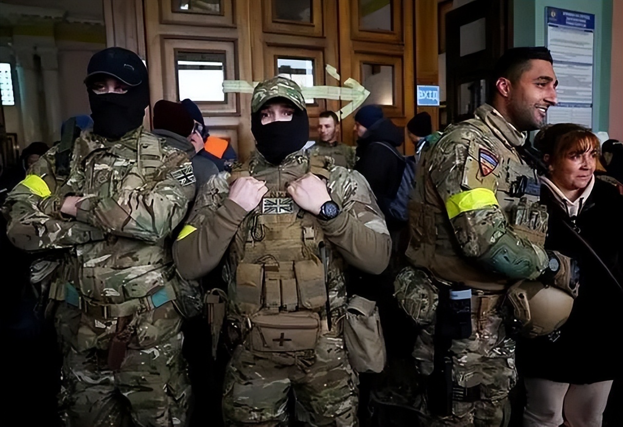 Wagner mercenary group members evacuated from two southern Russian ...