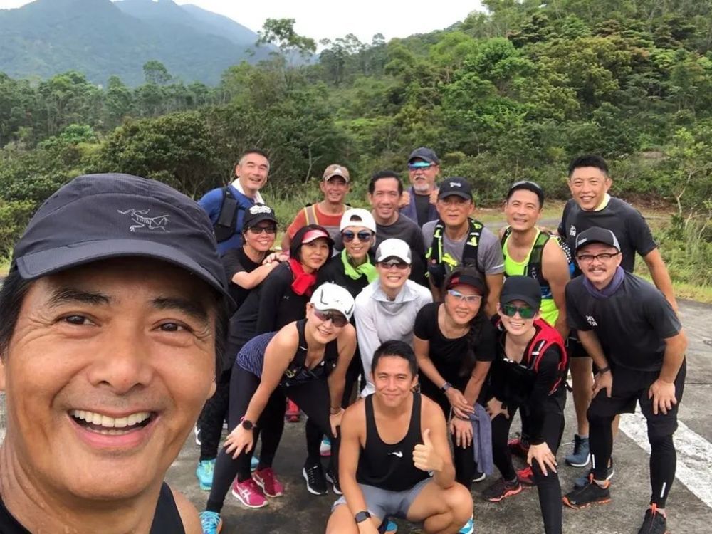 Runner Chow Yun-fat has a thrilling fall! Broken palms and cracked ribs ...