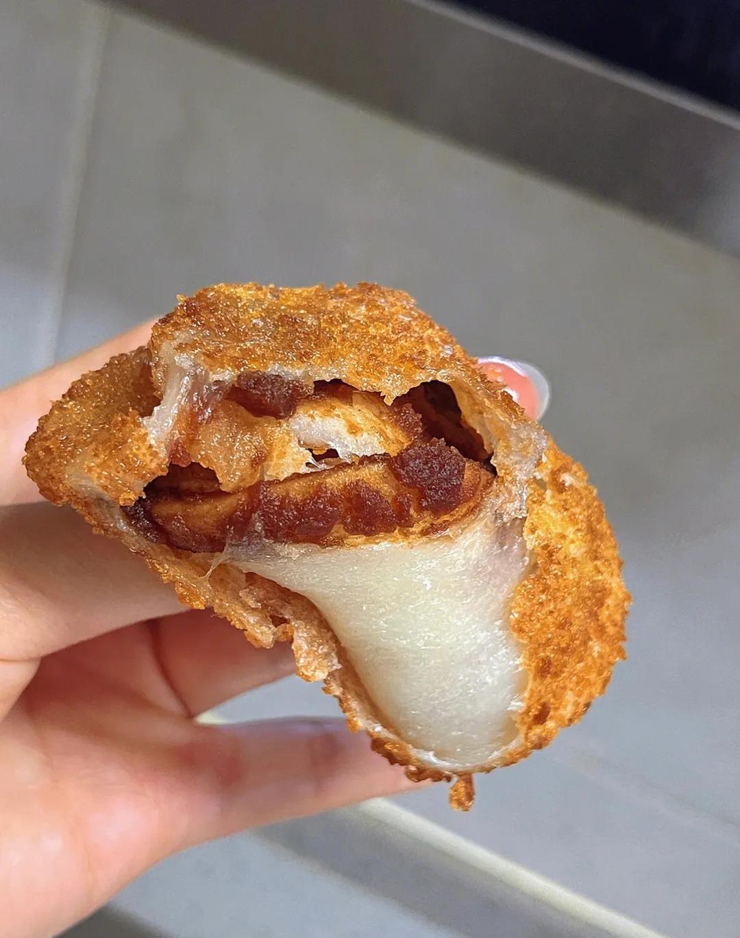 fried sugar cake - iNEWS