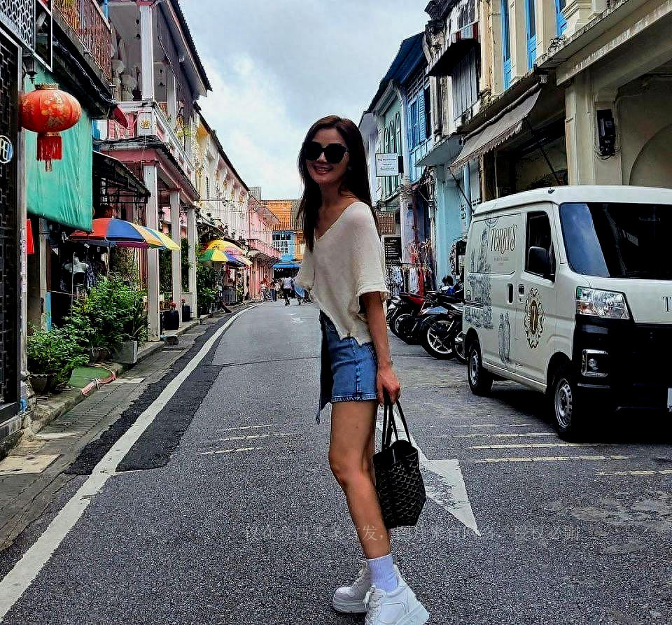 Charlene Choi's family went on a trip, and her 90-year-old grandma ...