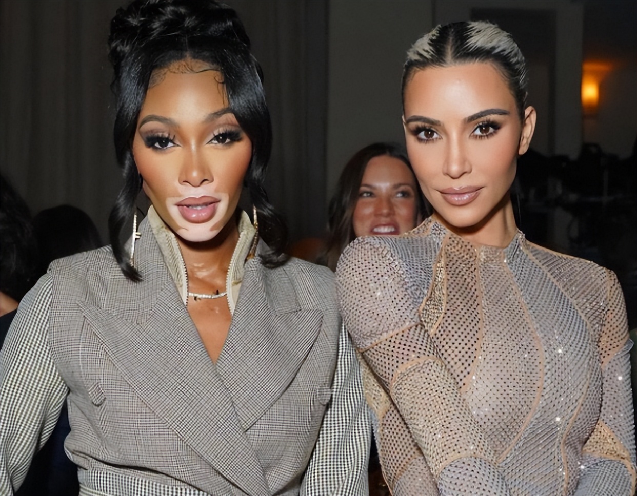 NBA Kuzma accompanies his girlfriend to the show!Accidentally met ...