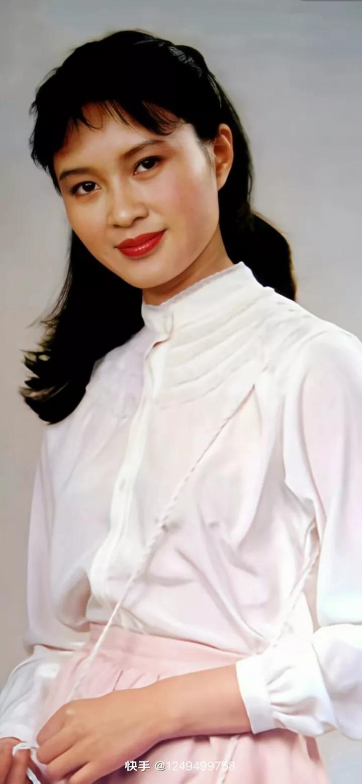 Movie actress Fang Shu in the 1980s - iNEWS
