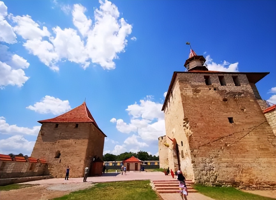 Uniqueness of Moldovan music, types of instruments, musical elements ...