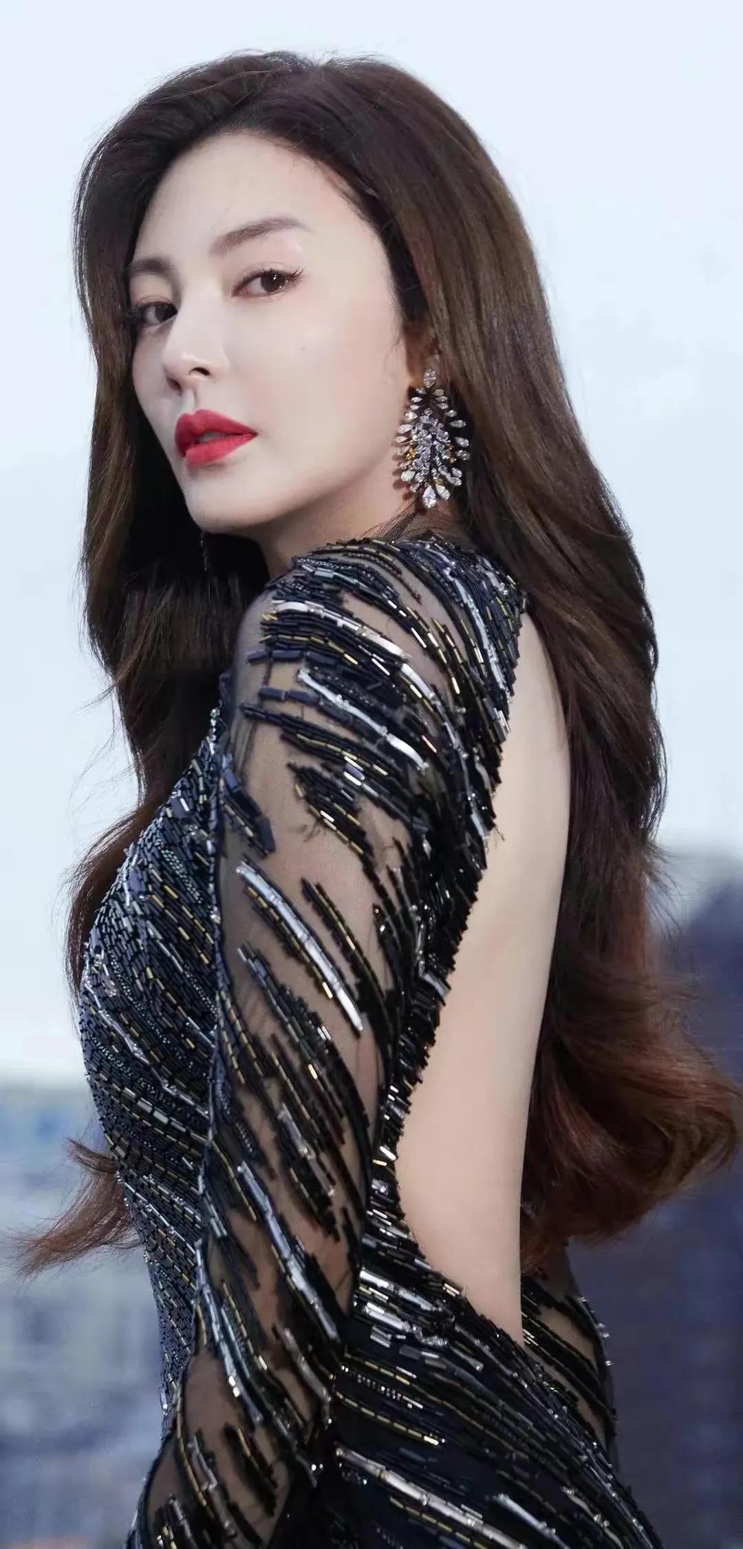 Goddess Zhang Yuqi stunning photo - iNEWS