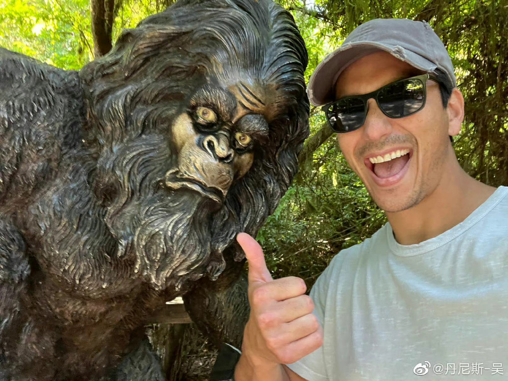 The Chinese version of "Full House" started, starring Zhang Li and ...