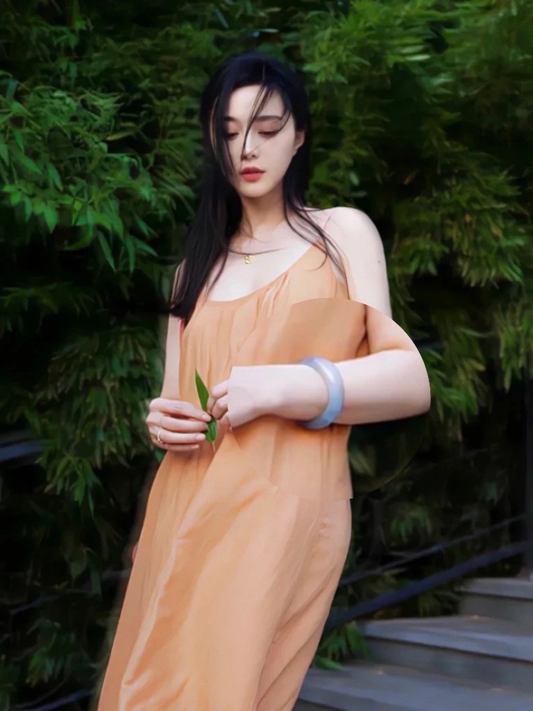 Fan Bingbing has a set of jade bracelets of the same style, which one should you choose? - iNEWS
