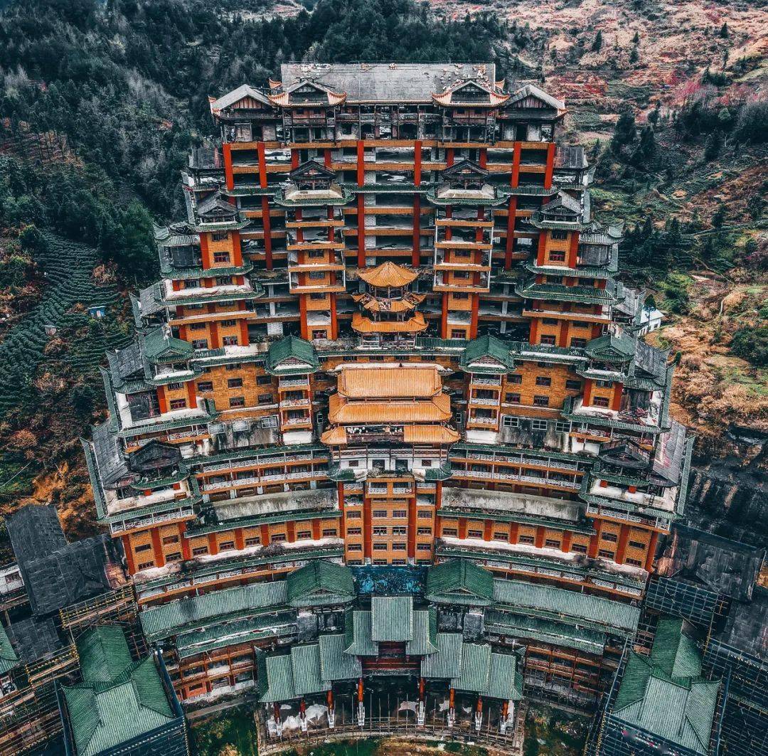 The world's first water tower, it's so spectacular - iNEWS
