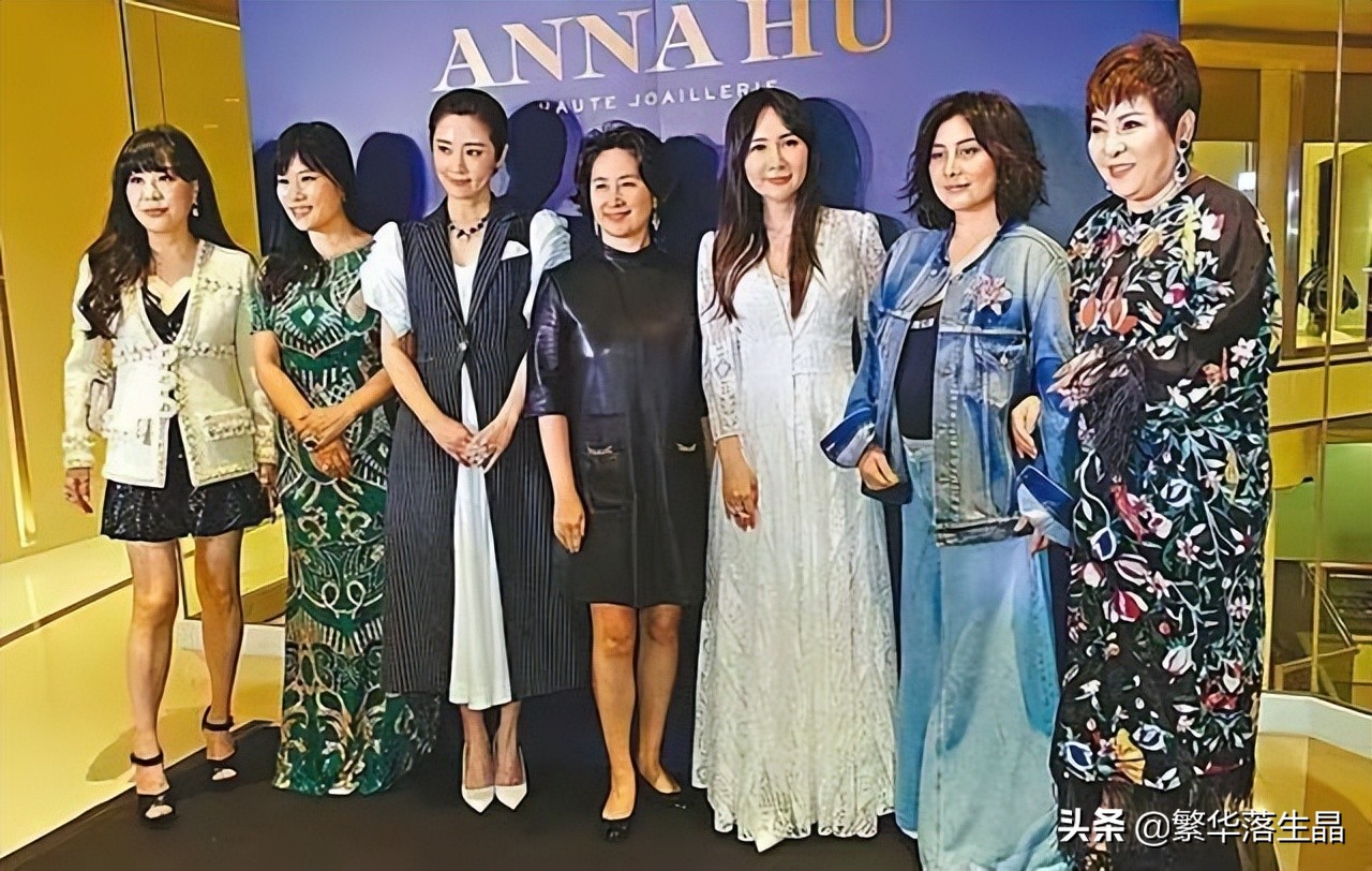 The 59-year-old He Chaoqiong and Yu Ting are rarely in the same frame ...