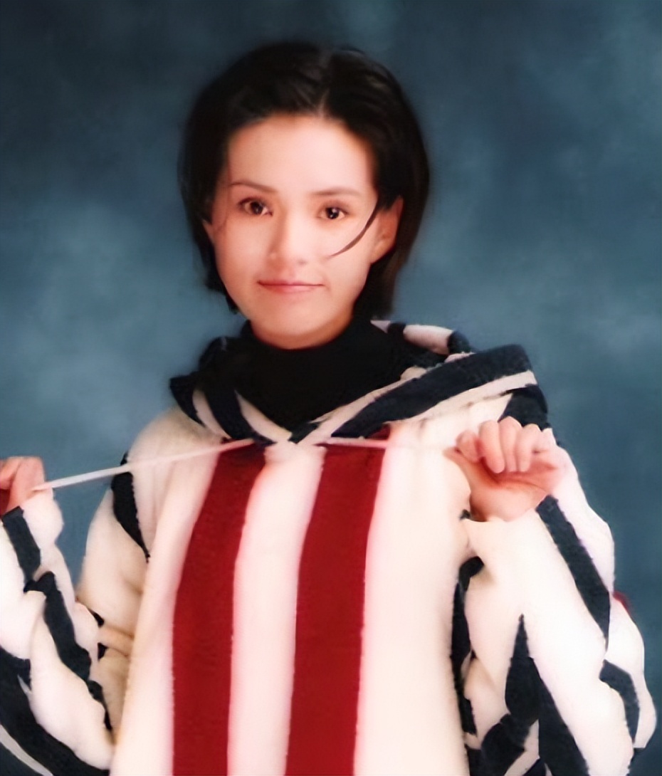 Li Ruotong is the real "ageless goddess", she shows off her figure and ...