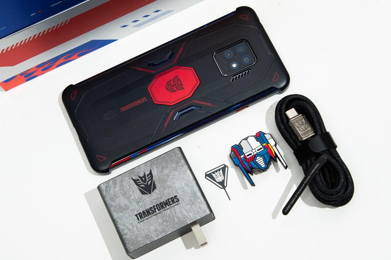 The perfect combination of technology and machinery Red Magic 7 Pro ...