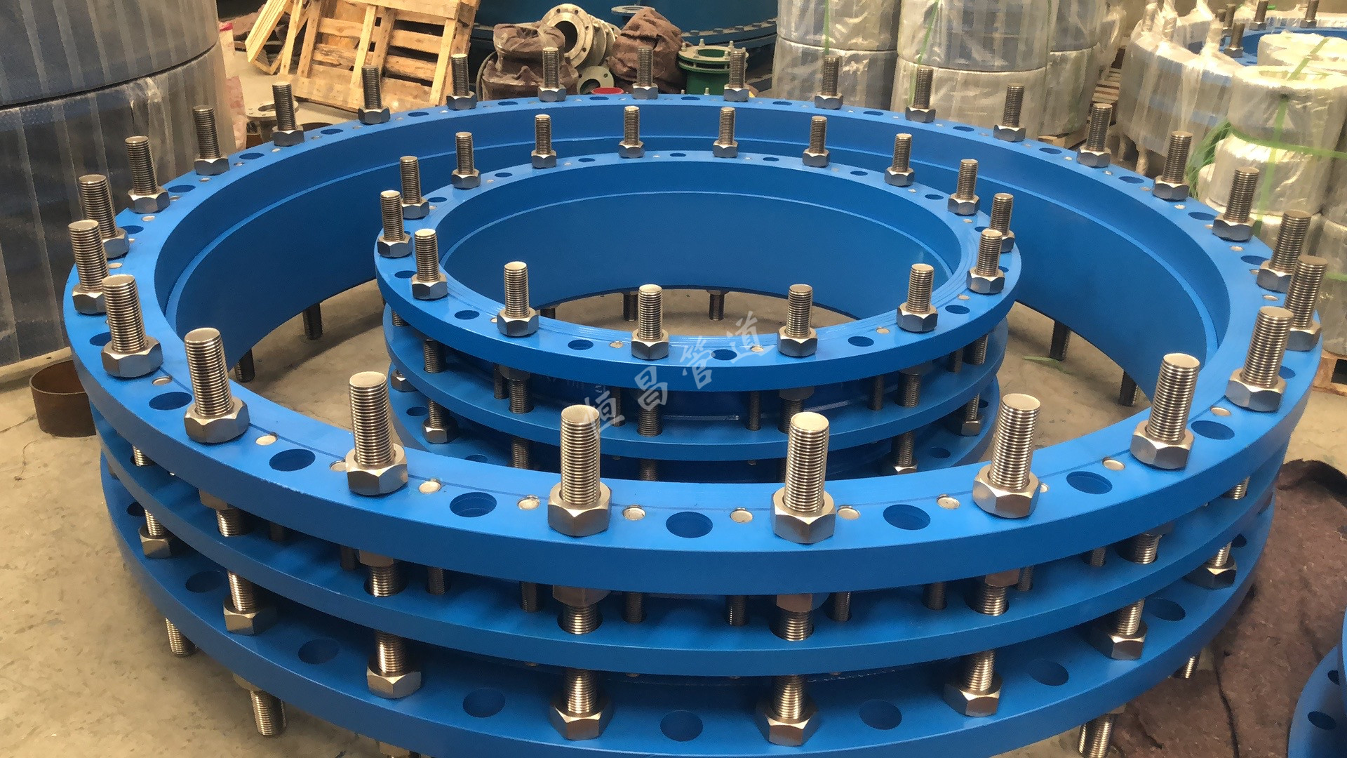 Load and displacement of flange limit retractor - iNEWS