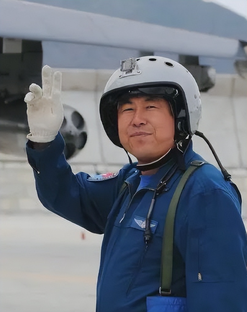 In 1992, when China ordered Su-27 to return to China, it was warned ...