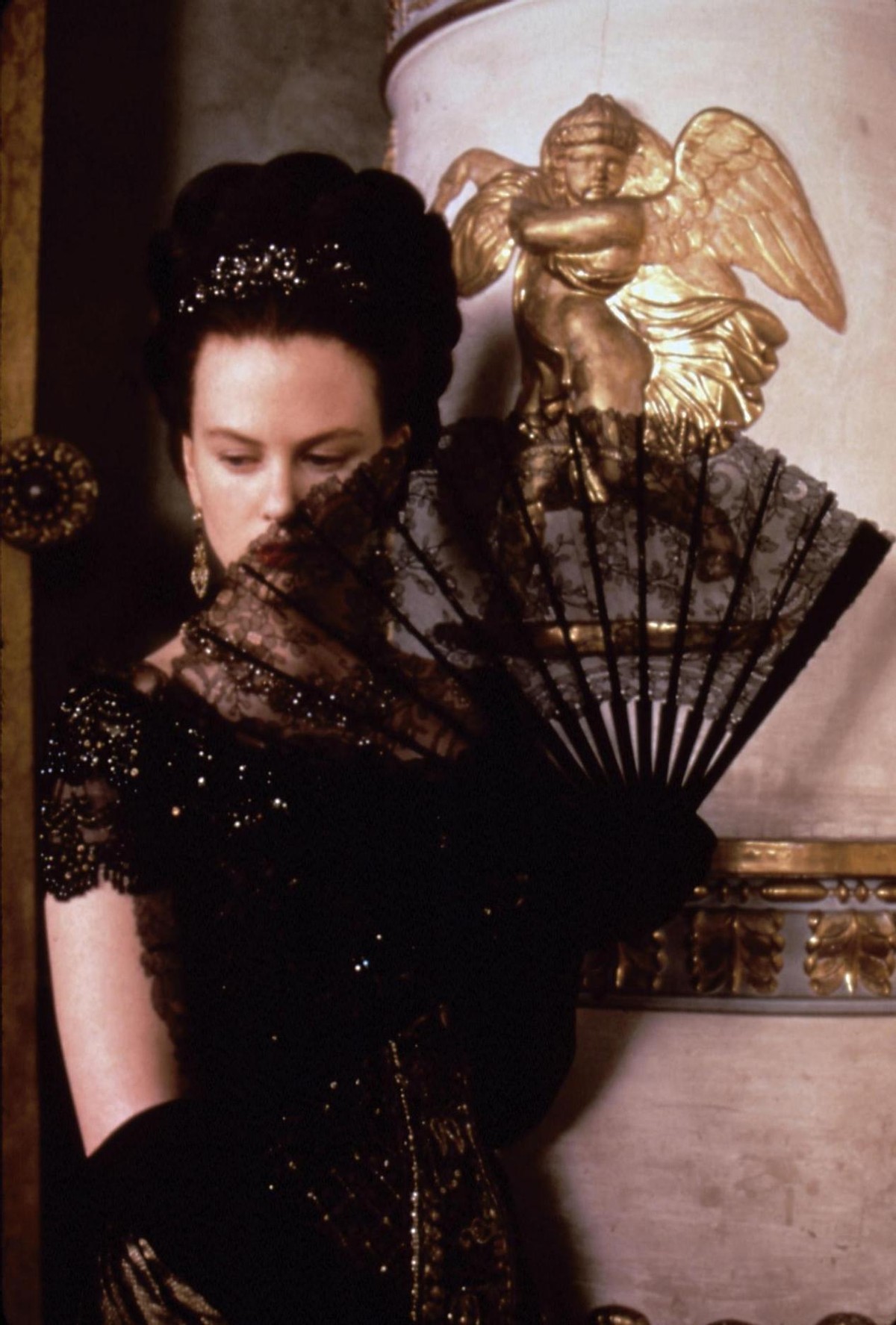 Discuss Isabel's Freedom in the Movie "A Lady's Tomorrow" - iMedia