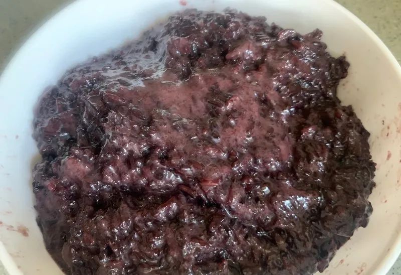 Baked bread// purple glutinous rice bread, chubby bread, soft and ...