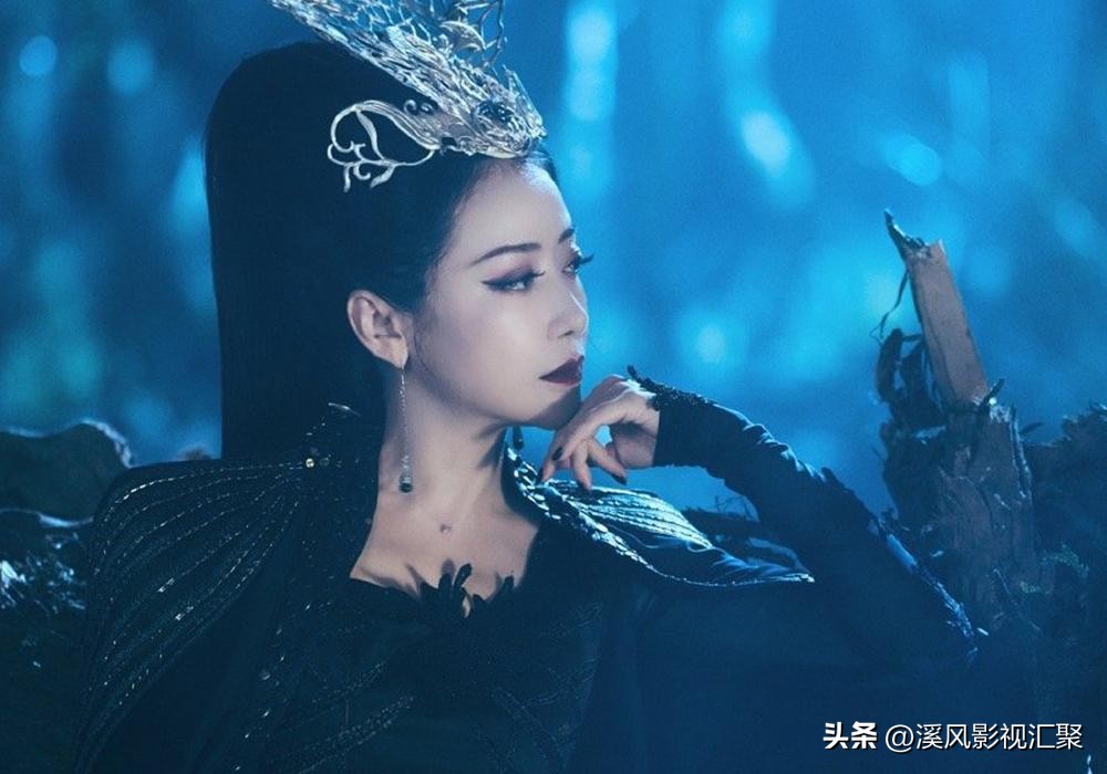"Moon Song Xing" Chen Zihan plays the ruthless demon king, her ruthless ...